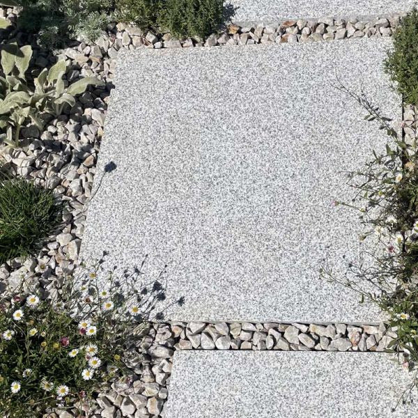 Silver Grey Granite Paving Slabs | Flamed - 900x600 - 20mm